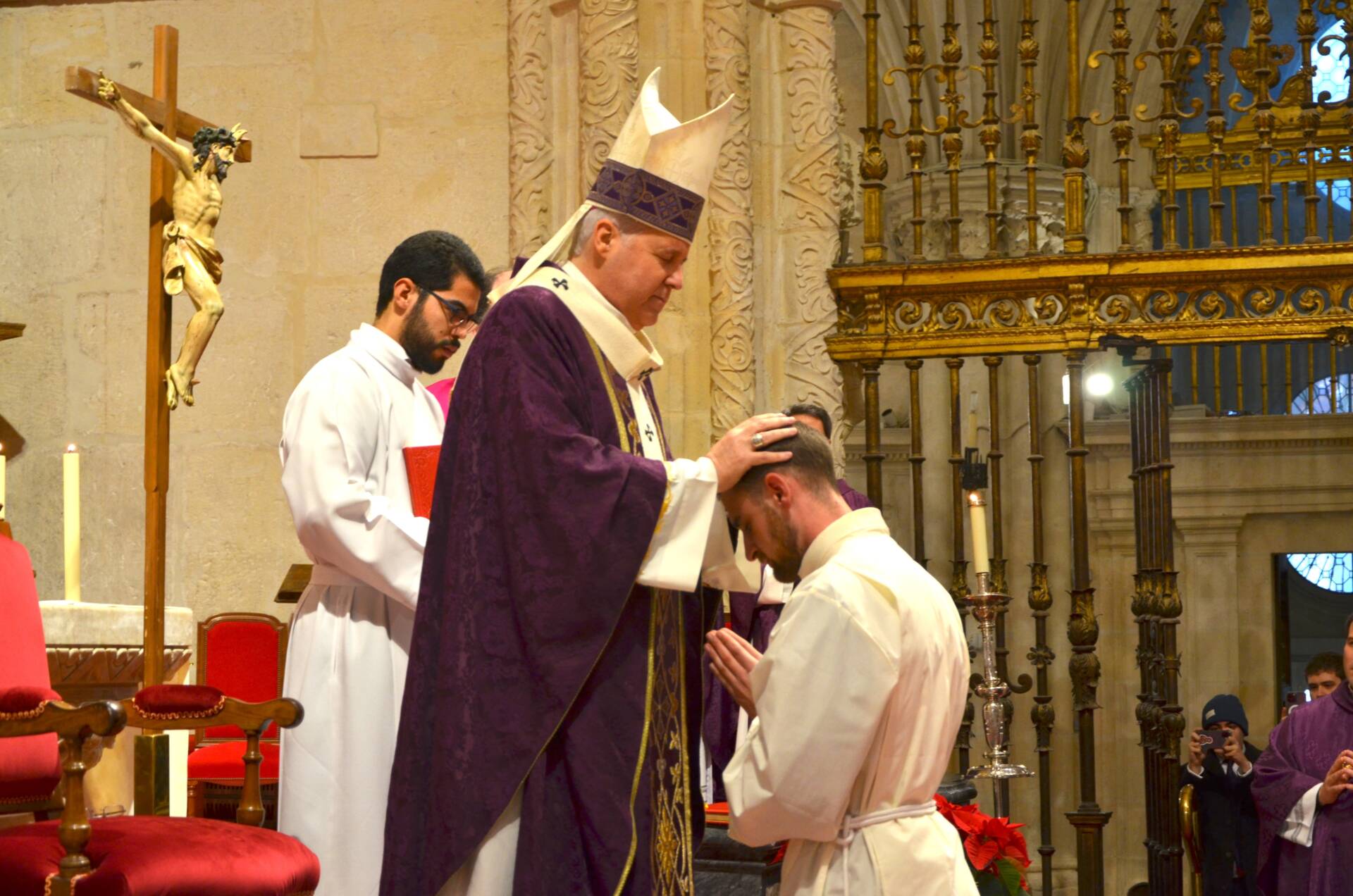 El ministerio diaconal, «servicio callado, constante y alegre»